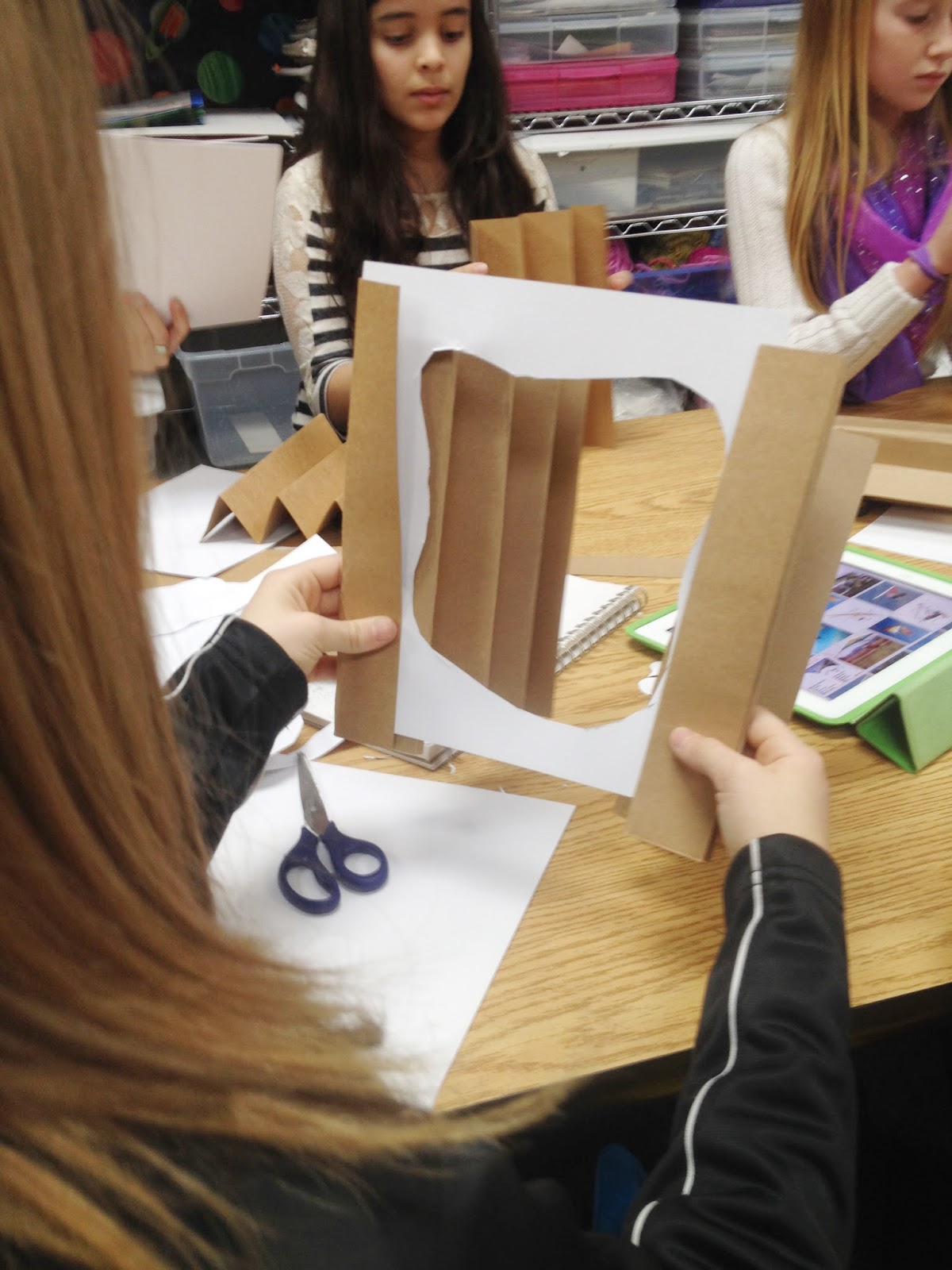 Friends School Art: 6th Grade - Tunnel Books