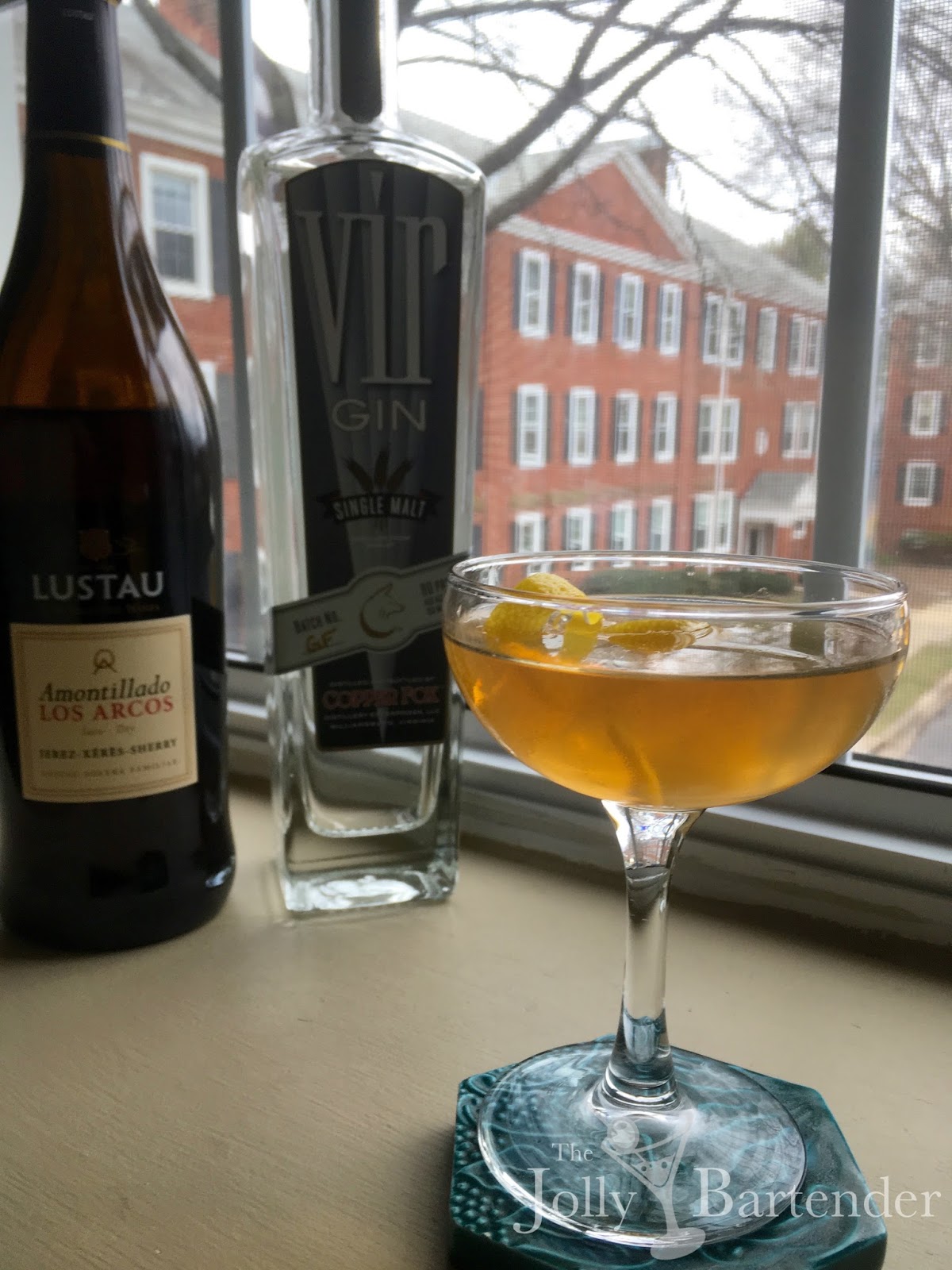 The Jolly Bartender: Valencia Cocktail