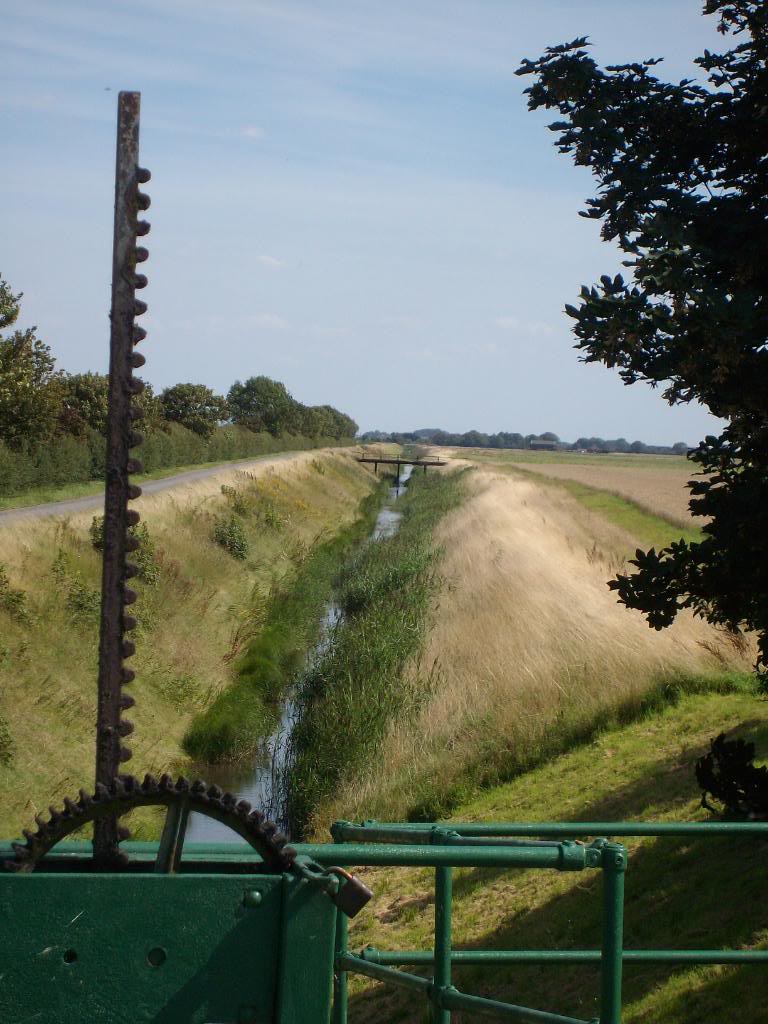 Liberal England: Sutton Bridge and the relics of a Lincolnshire potato ...