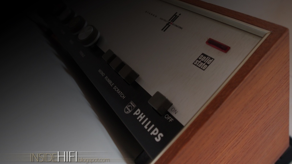 Inside Hi-Fi: Philips 919 (22GH919)