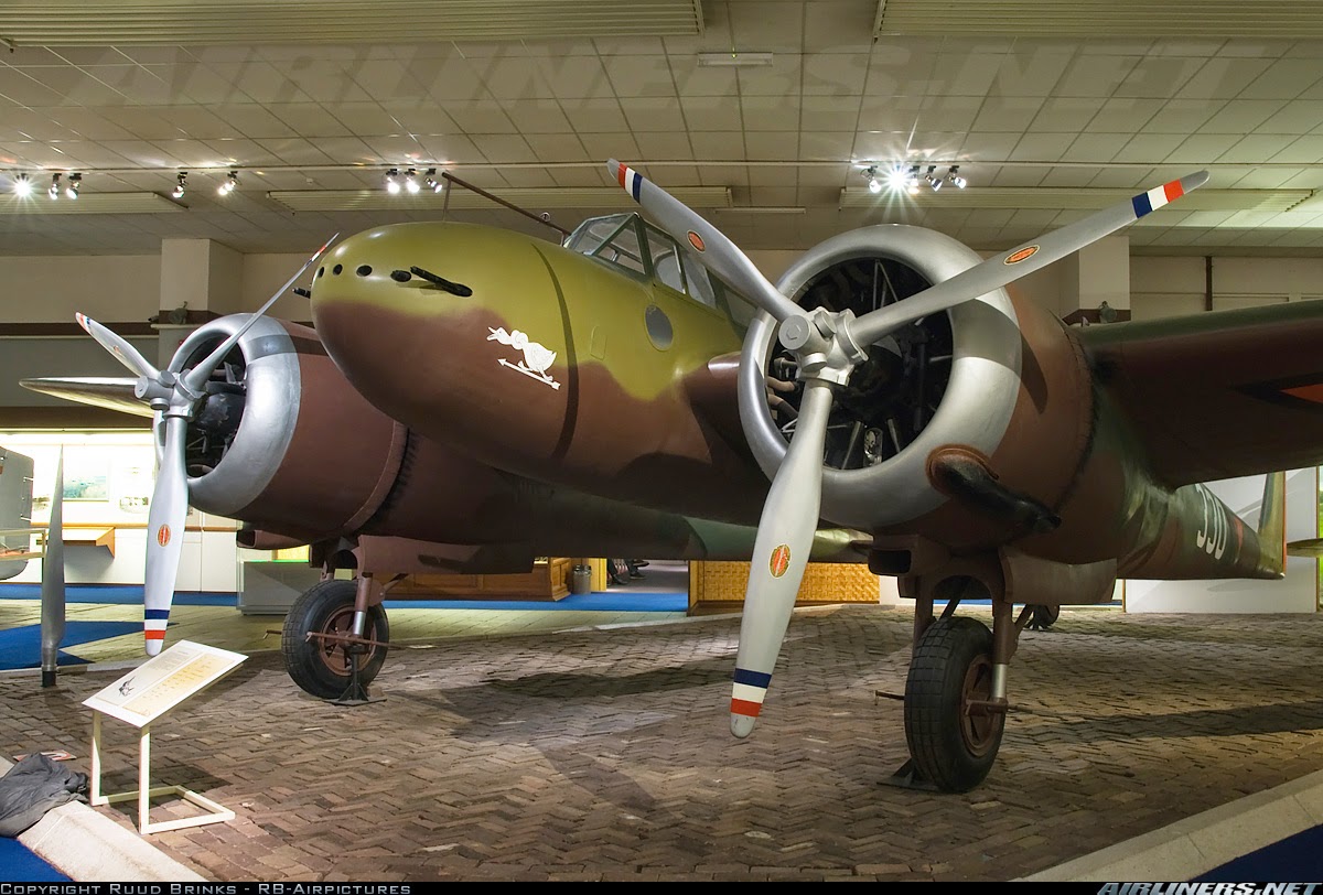 Airplanes in the skies + FAF history: Fokker G-1