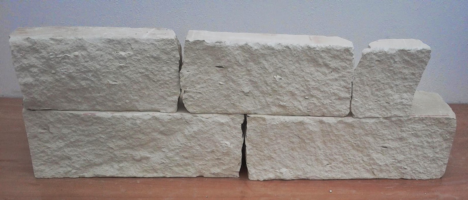 ΚΡΗΤΙΚΑ ΦΥΣΙΚΑ ΠΕΤΡΩΜΑΤΑ: ΧΕΙΡΟΠΟΙΗΤΑ ΠΕΛΕΚΙΑ