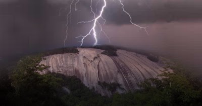 Shadows in the Mist: The Quest for a Historical King Arthur: KING ...