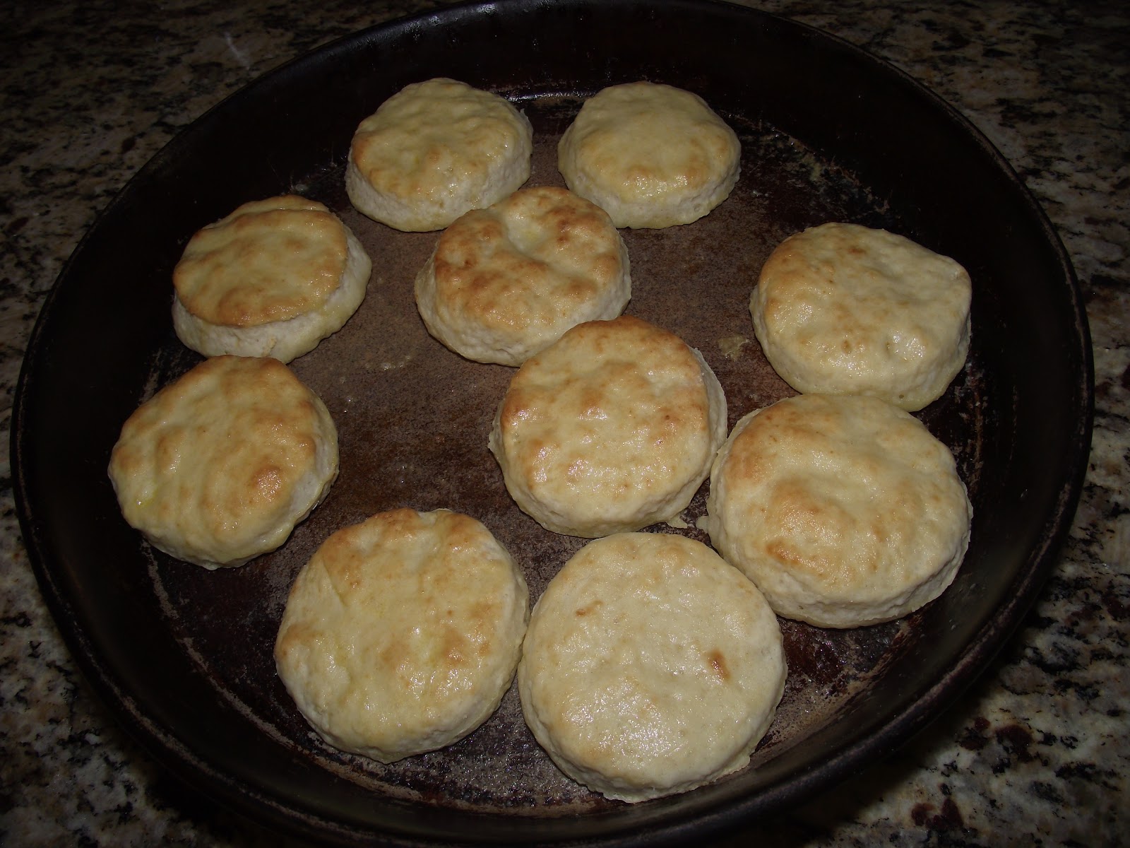 Hot Southern Mess: Biscuits (just like Popeye's)