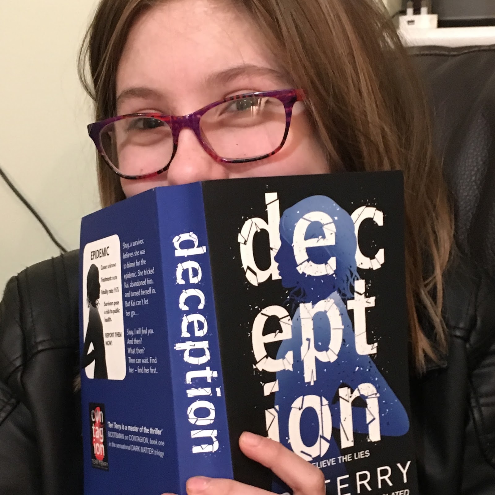 Busy Bea's Books: Review - Deception - Teri Terry
