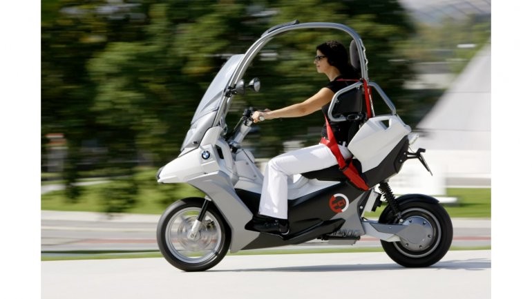 Honda's electric Canopy (Gyro), Japan's only three wheeled scooter ...