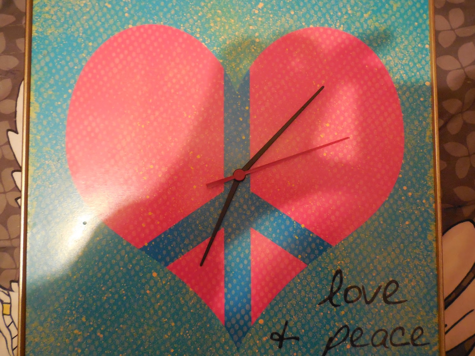 ThriftyTreeHuggary: Easy UPcycled Clock