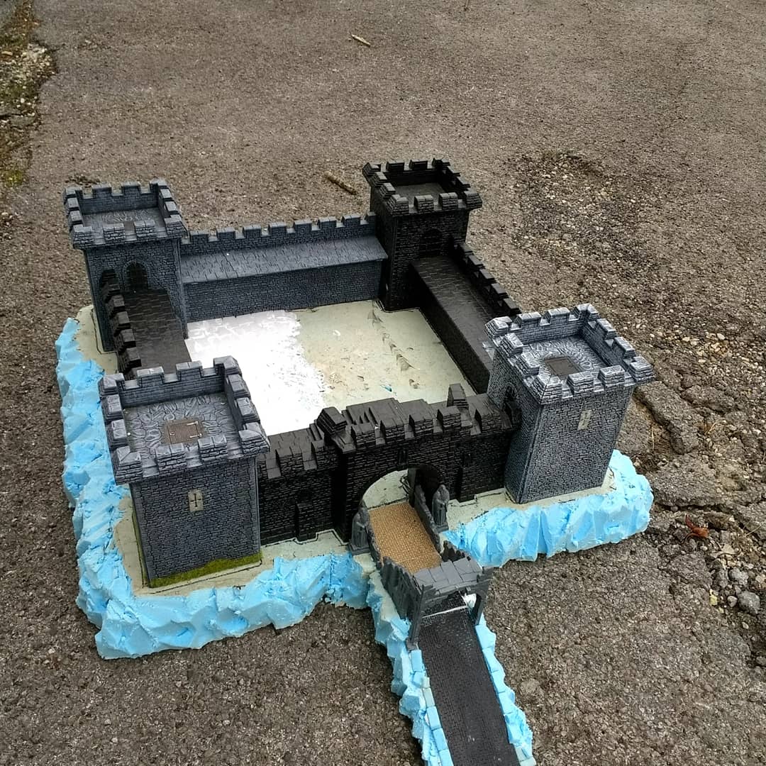 What's On Your Table: The Mighty Fortress - Faeit 212