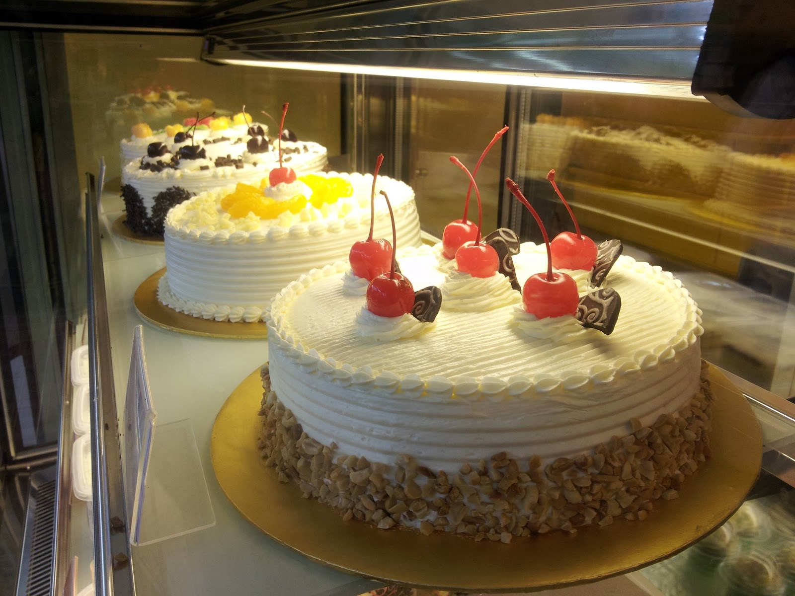 KEDAI ROTI DAN KEK AFIZA BAKERY: Senarai Roti Dan Kek