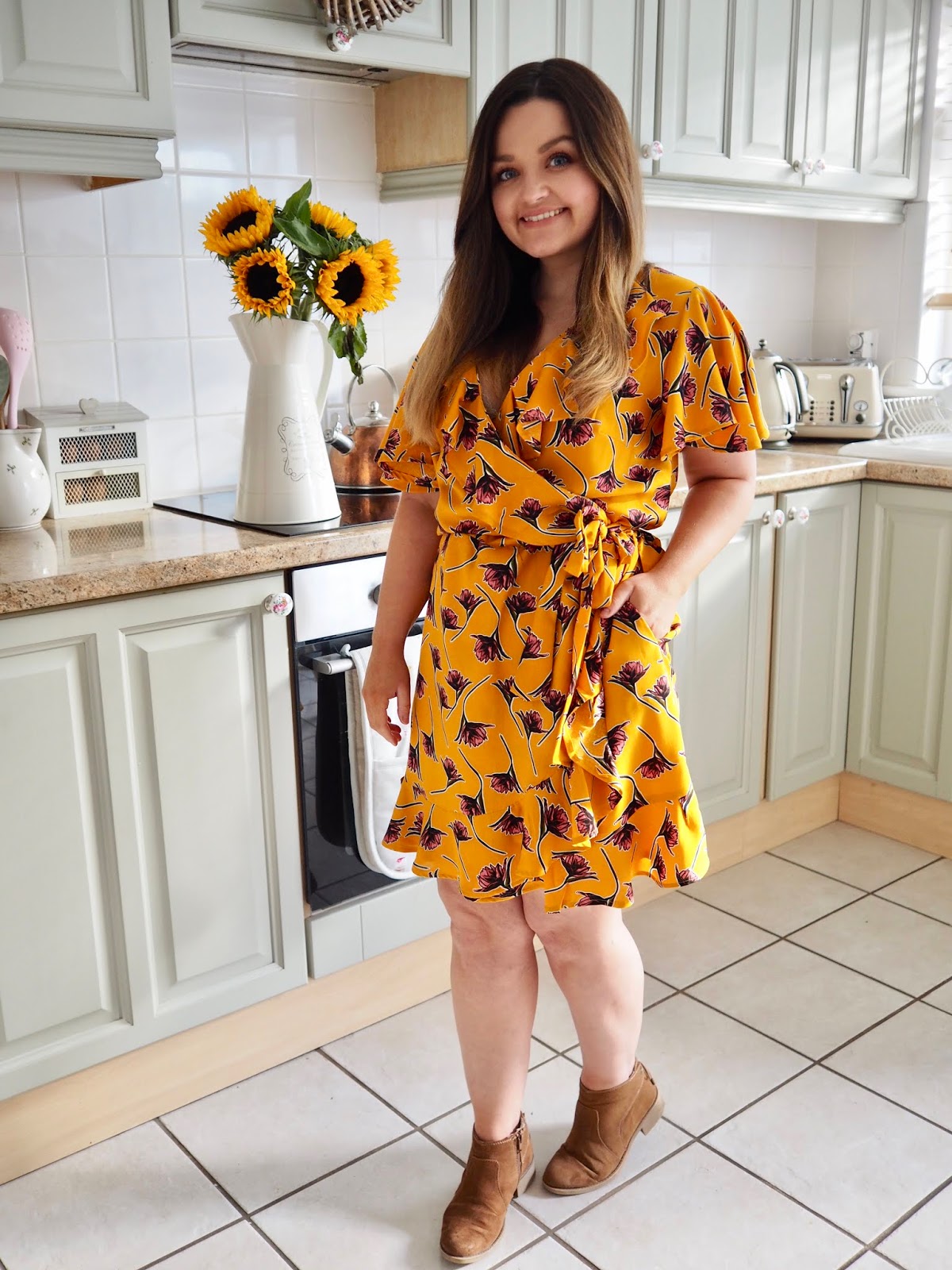 DIY wrap dress, Simplicity 8608 |AD - Dainty Dress Diaries