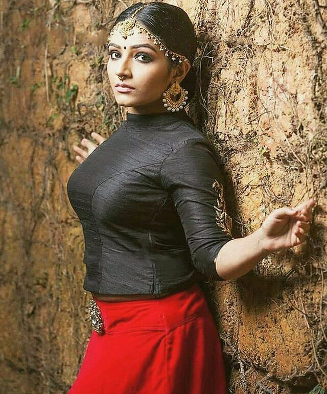 The Fresh Malayali: Rajisha Vijayan Latest Unseen Hot Photo, Stills ...