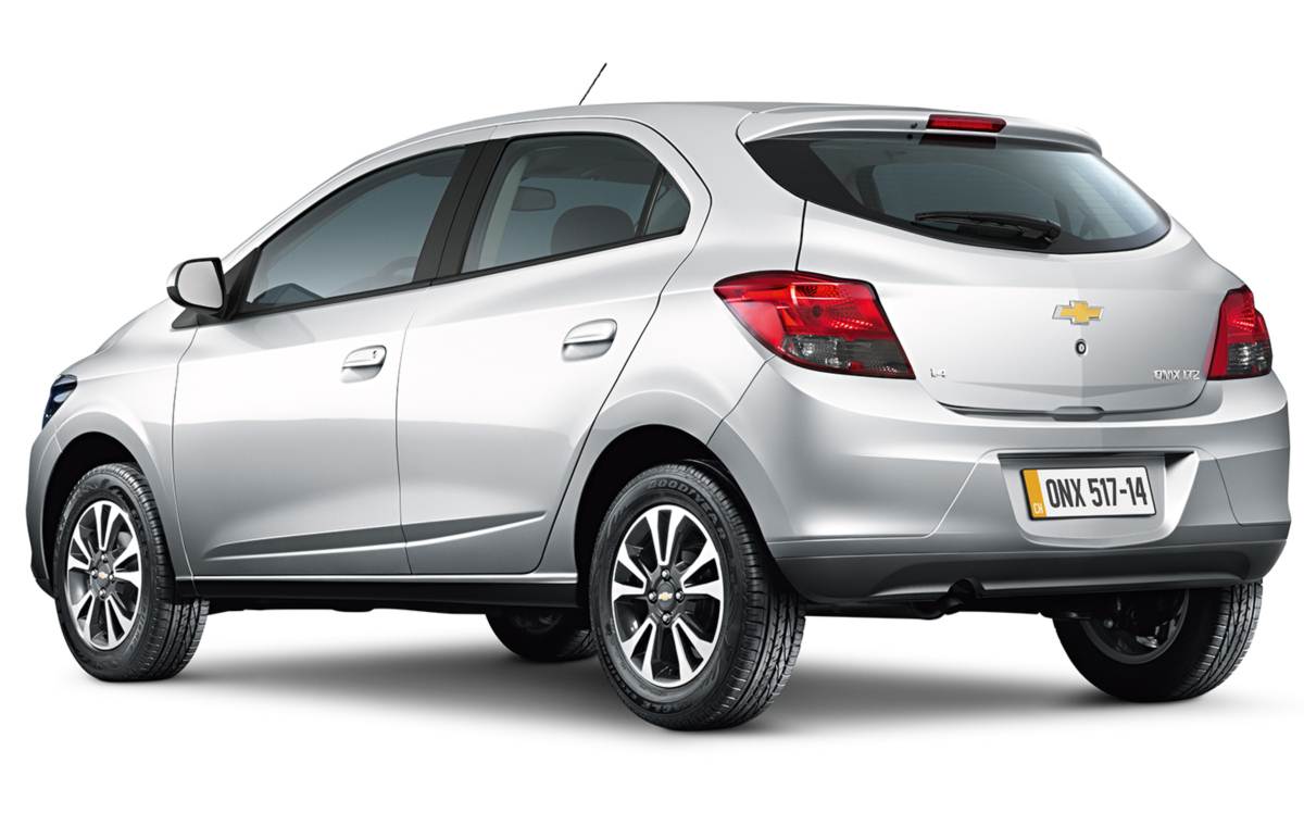 Chevrolet Onix 2015: tabela de preços e itens das versões | CAR.BLOG.BR