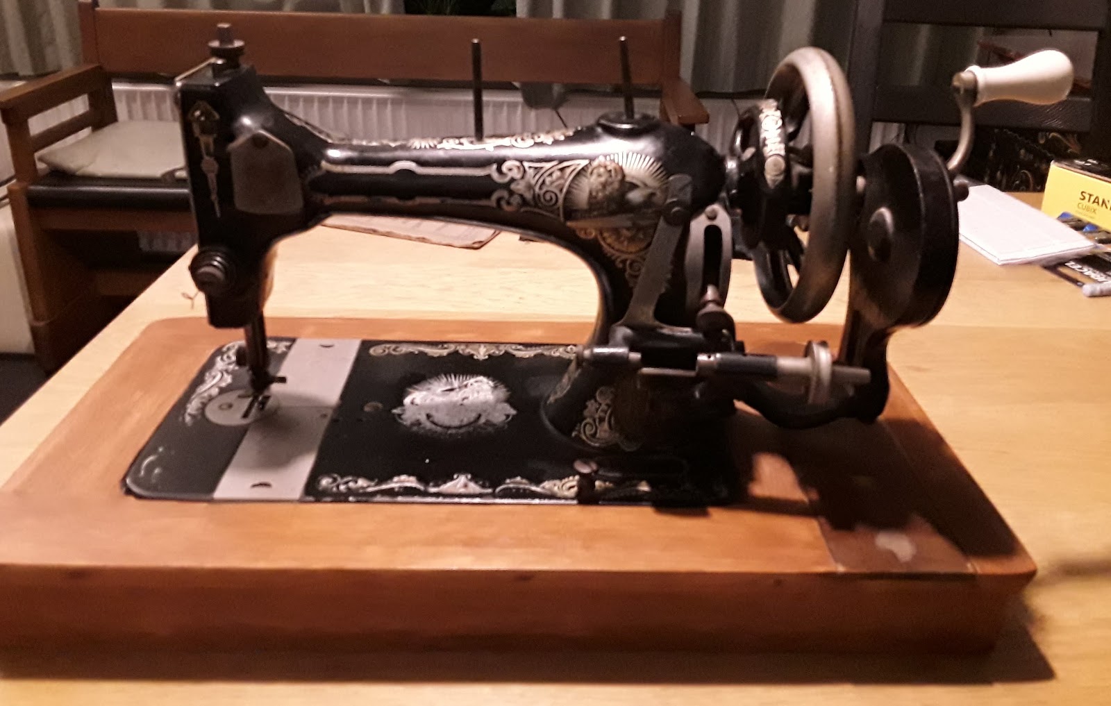 Rusty Old Sewing machines – Linford.nl