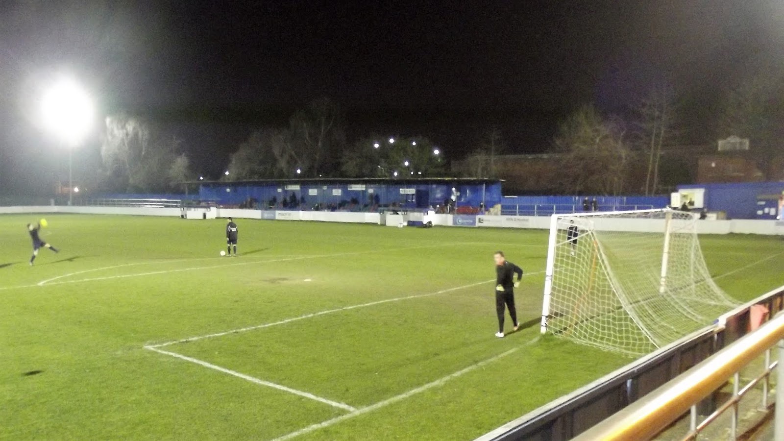 The Wycombe Wanderer: Redbridge - Oakside Stadium