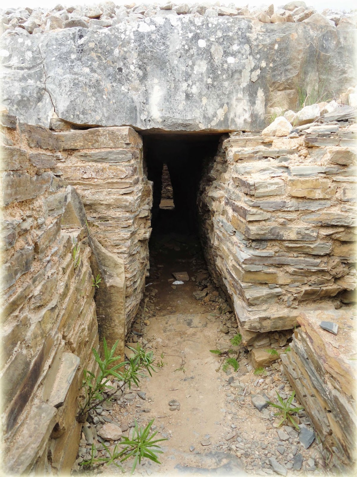 Viajar só?: Nos monumentos megalíticos de Alcalar!