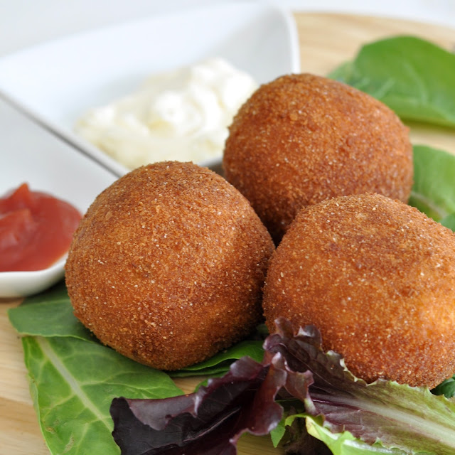 Cooking with Manuela: How to Make Italian Potato Croquettes