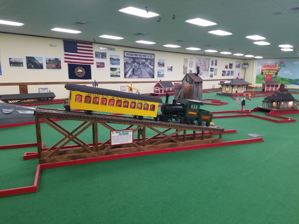 The Ham and Egger Files: Indoor minigolf course at Funspot New ...