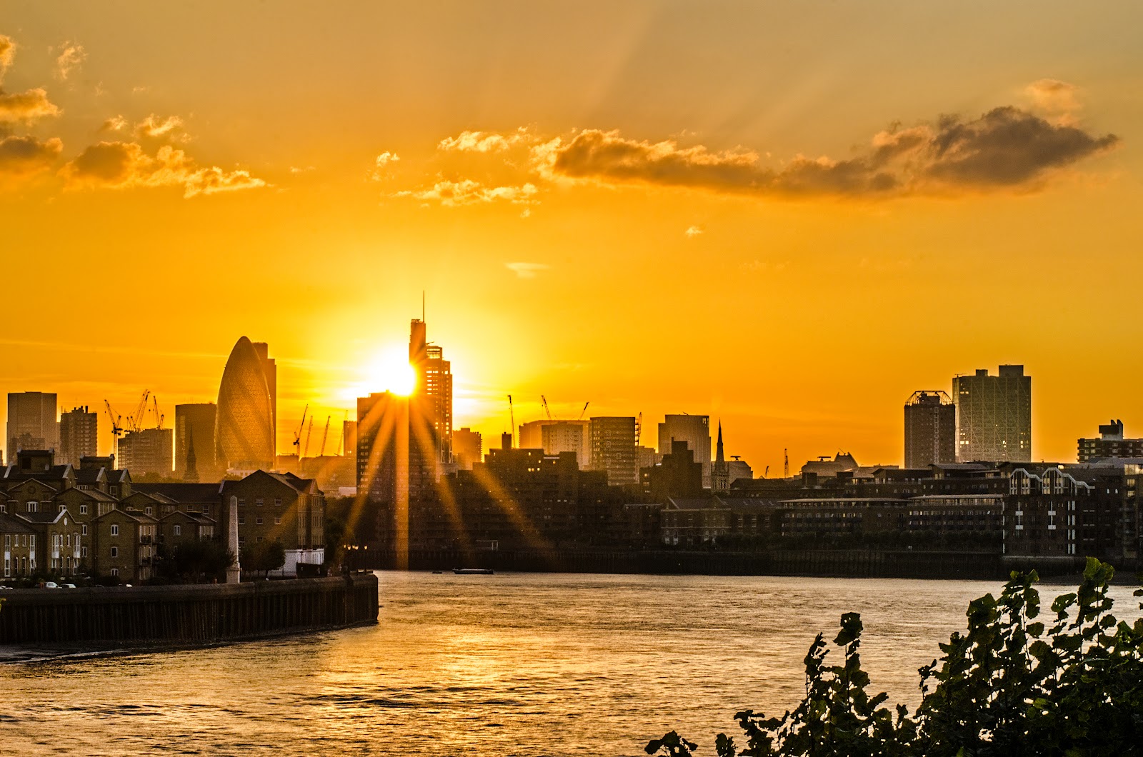 Photography, Video and Outdoor Sports: How to get a good sunset shot...