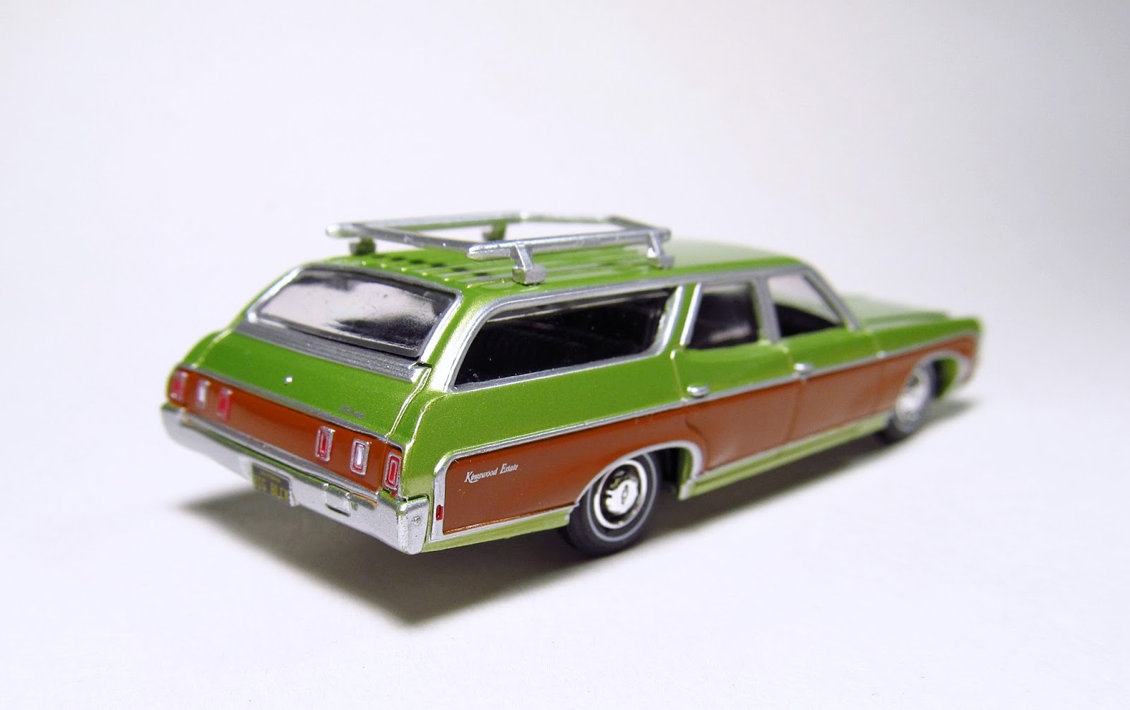 Auto World 1969 Chevy Kingswood Estate