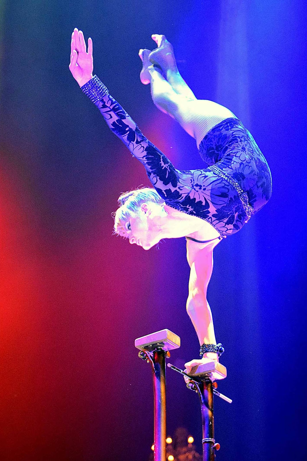 circus: Maria SARACH-POPAZOVA (photos de Jean-Claude Cavier)