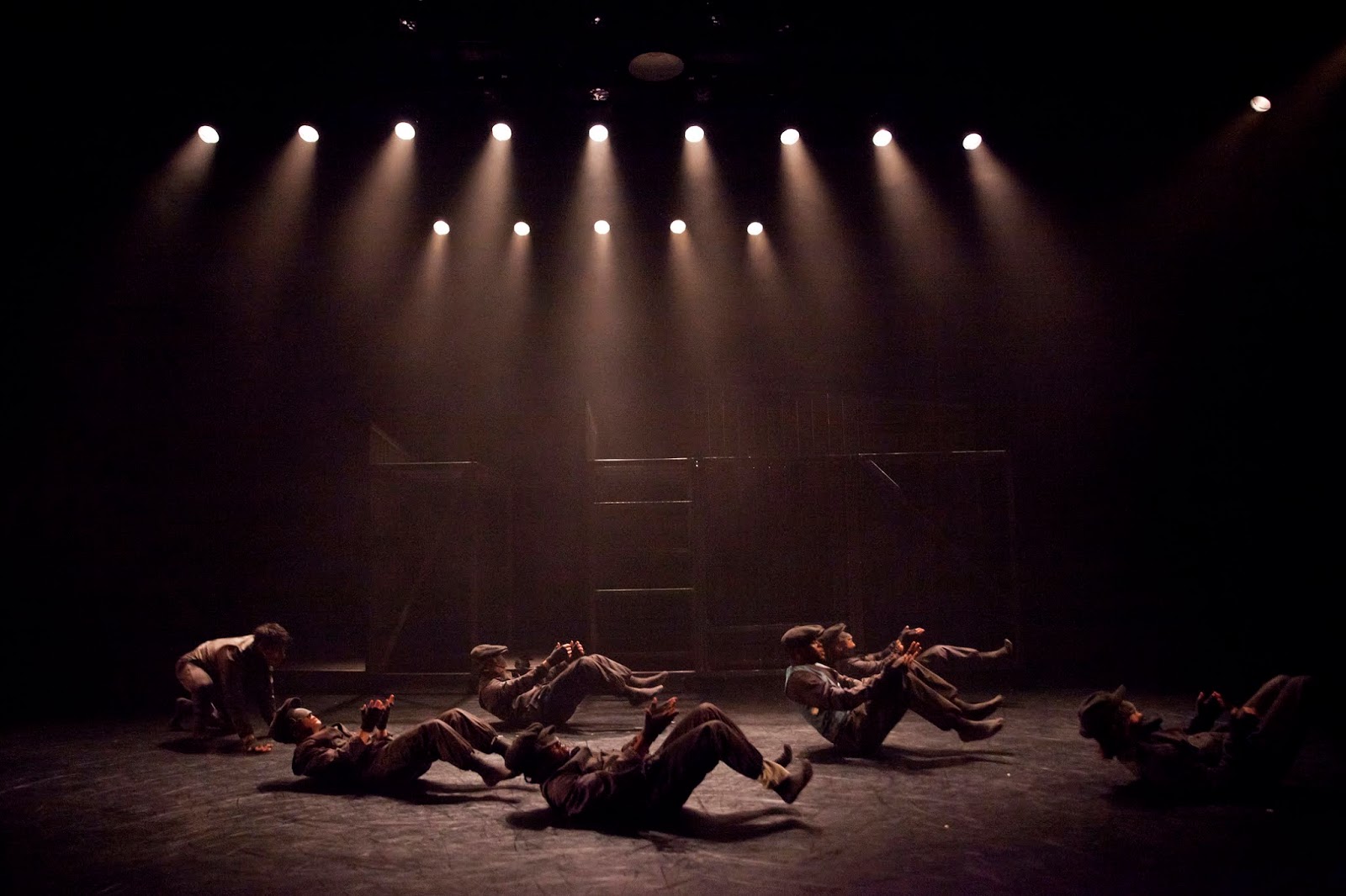 AVANT GARDE DANCE COMPANY & THE PLACE LLEGAN AL TEATRO MAYOR CON FAGIN ...