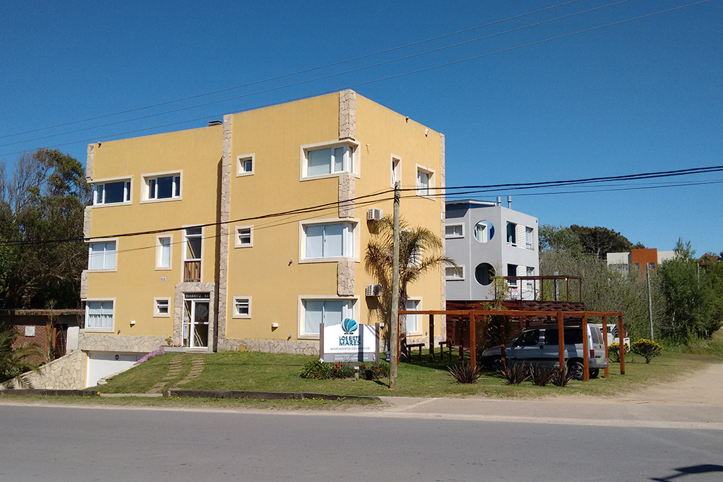 RUTAS DEL UNIVERSO: En Ostende/ Pinamar: Complejo los 7 Mares