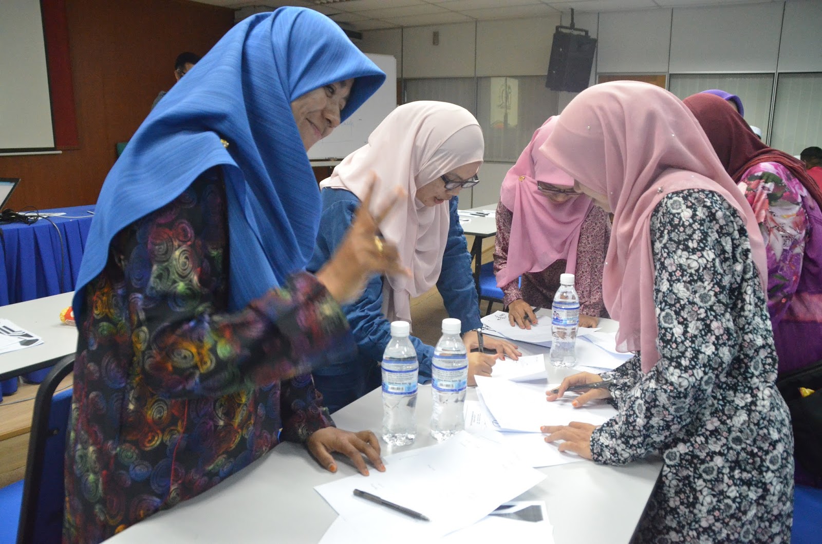 ISLAMIC TEAM BUILDING: PROGRAM BEKERJA DARI HATI TENAGA ERAT SEPAKAT ...