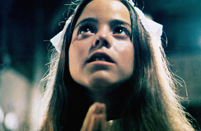 Fishmuffins of Doom: Horror Movie Mini-Reviews: Alice Sweet Alice (1976 ...