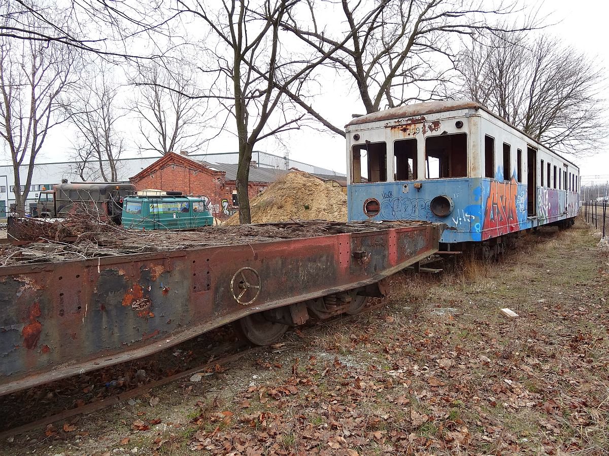 EW51-36 czeka na remont w Muzeum Komunikacji | Torowy