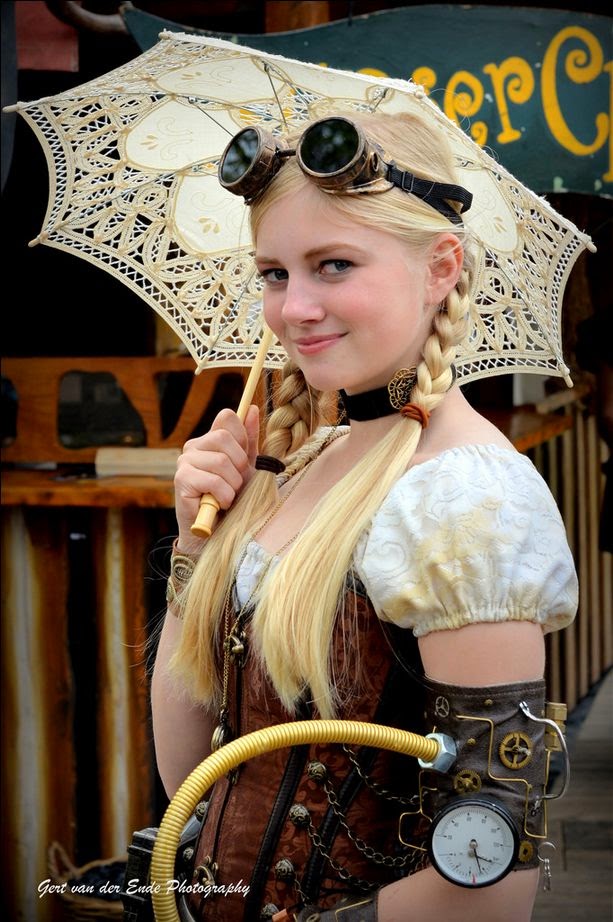 Steampunk Fashion Guide: Steam Armed Shady Lady