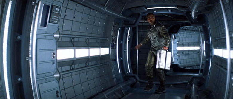 Absolute Cinephile: Sunshine (2007) Analysis: Positioning Sunshine as a ...