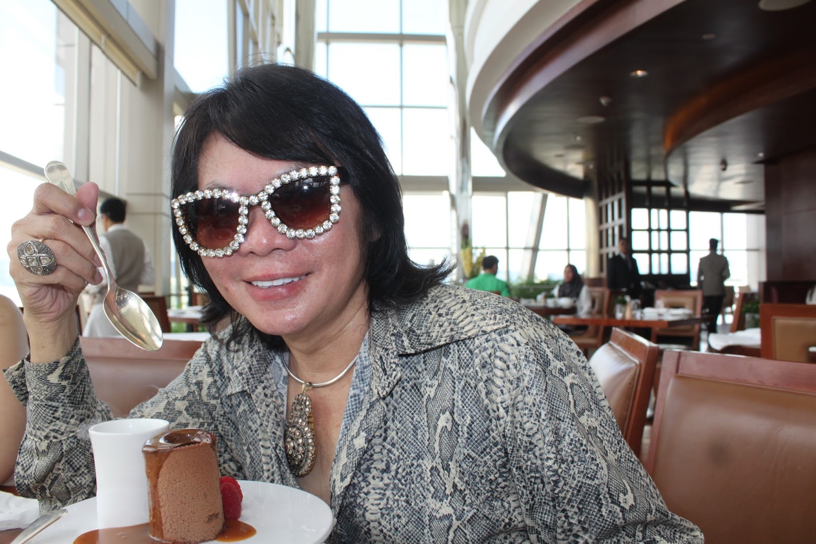 Kee Hua Chee Live!: PART 2---CORINNA TAN HOSTS BIRTHDAY HIGH TEA FOR ...