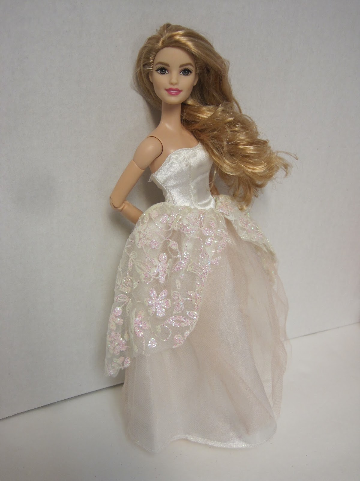 Never Grow Up: A Mom's Guide to Dolls and More: Adventures in Head Swapping