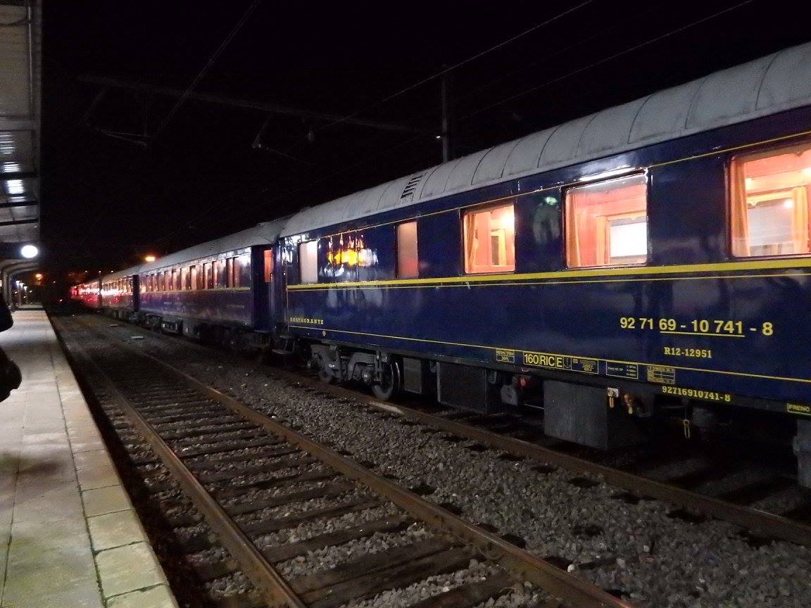 Viajes ferroviarios de ayer, hoy y mañana: Un tren de los años 20 se ...