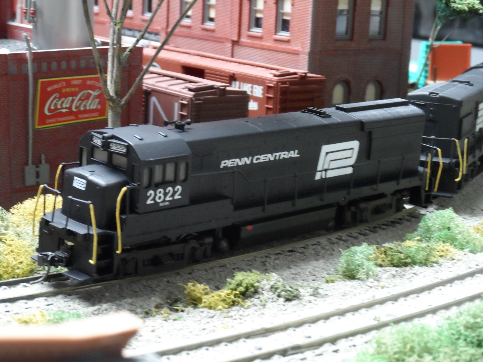 New York Central Train Layout: Penn Central U28B #2822
