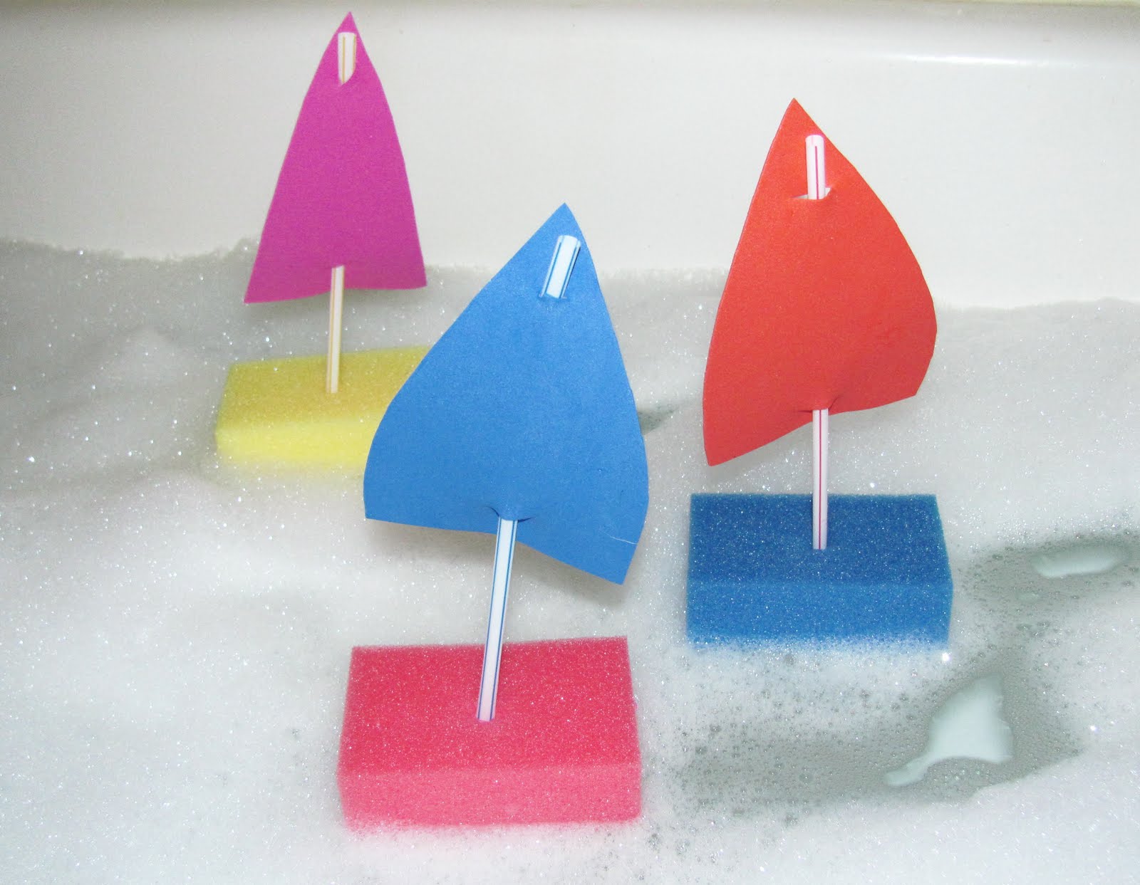 itmom: Bathtime Fun!! Sponge Boats.