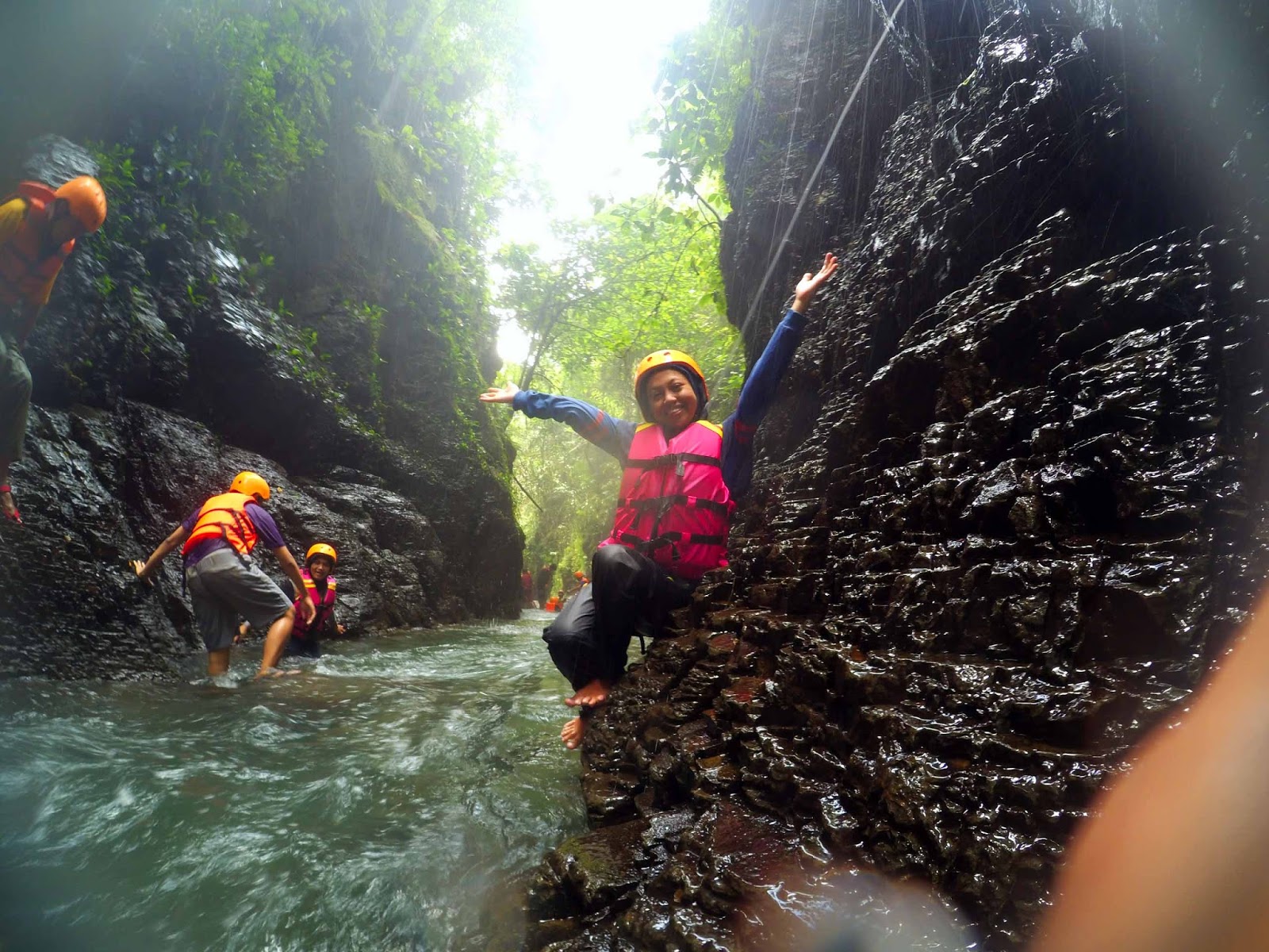 WISATAKU INDONESIA TOUR: Body Rafting Curug Naga