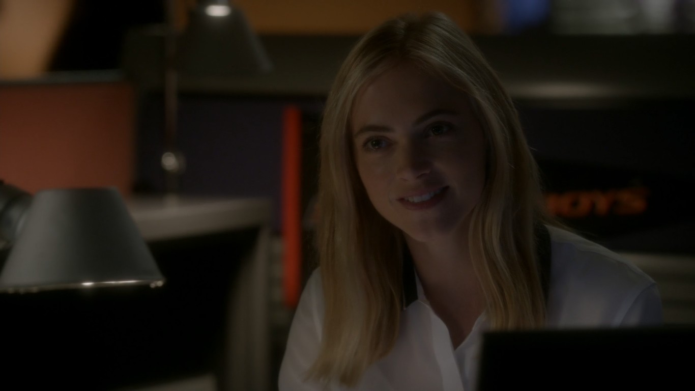 Cool movie screenshots: Emily Wickersham as Ellie Bishop in NCIS Naval ...