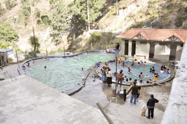 AGUAS TERMALES MEDICINALES ﻿ Liriuni bajo la luz de las estrellas ...