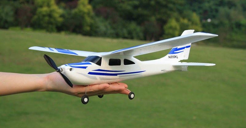 RC Model Airplanes for Beginners: Radio Controlled Airplanes - 5 Tips ...