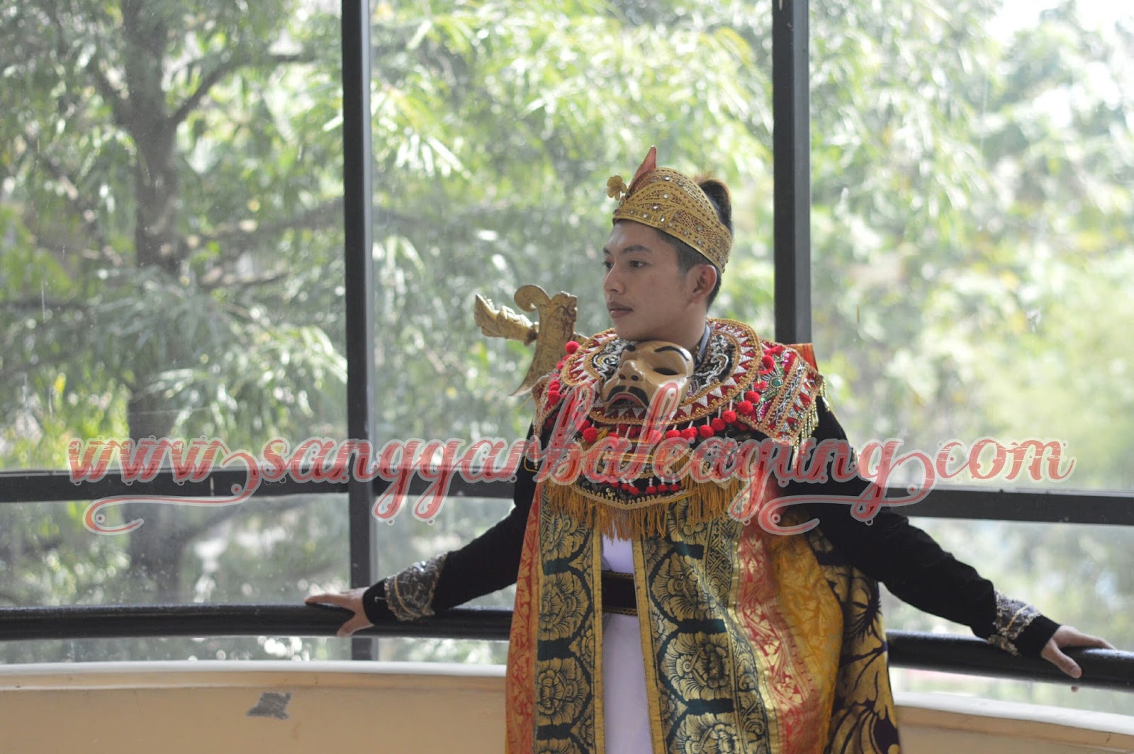 Penari Bali Surabaya: Tata Rias Penari Bali