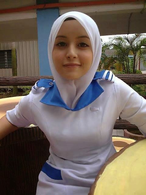Skodeng Sikit !!! Awek Bertudung Yang Comel Dan Seksi !!! ‪#‎viralll ...