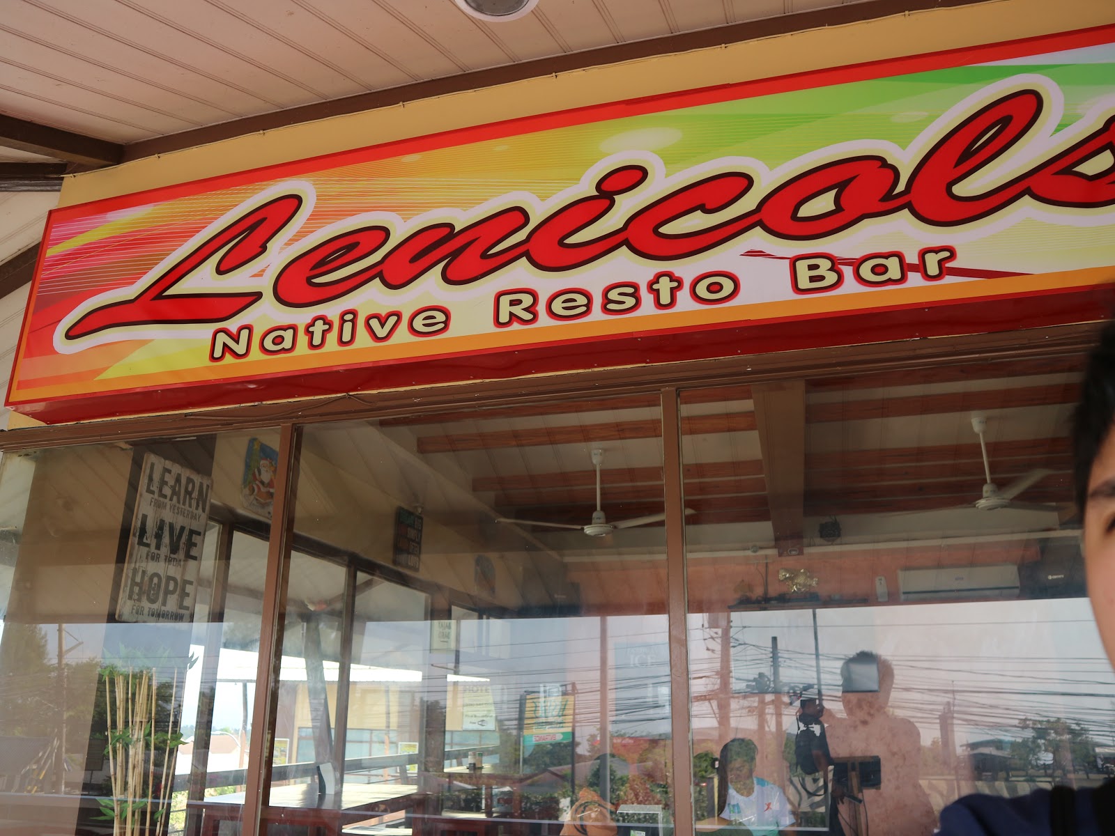 Lenicols "native resto bar" in Tagaytay