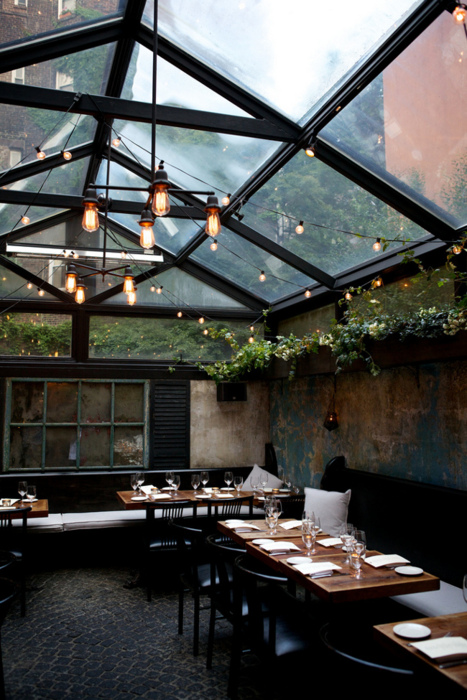 LE CONTAINER: greenHouse restaurant....................................Rit