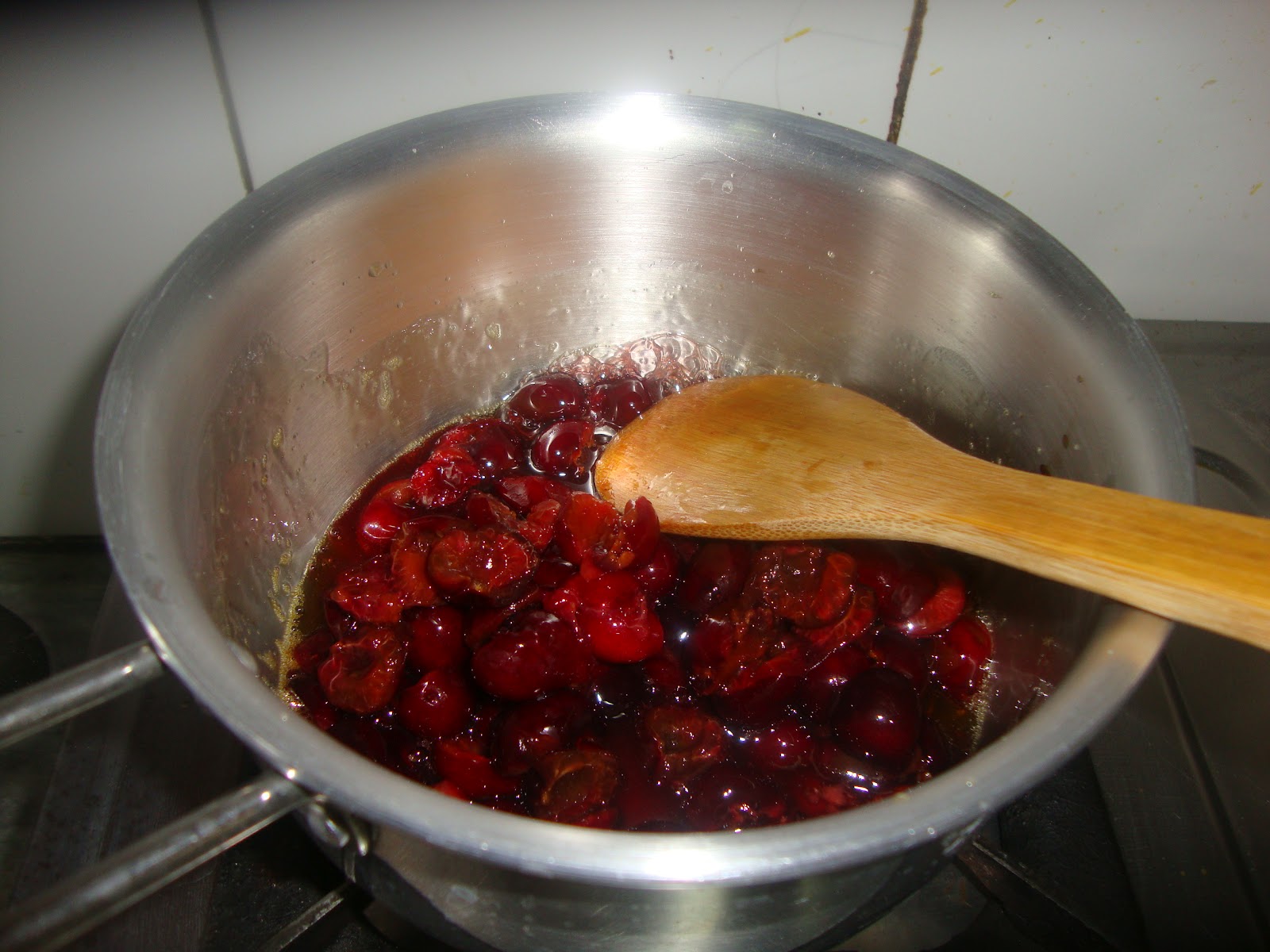 Cooking Delights: Cherry coulis ( syrup )