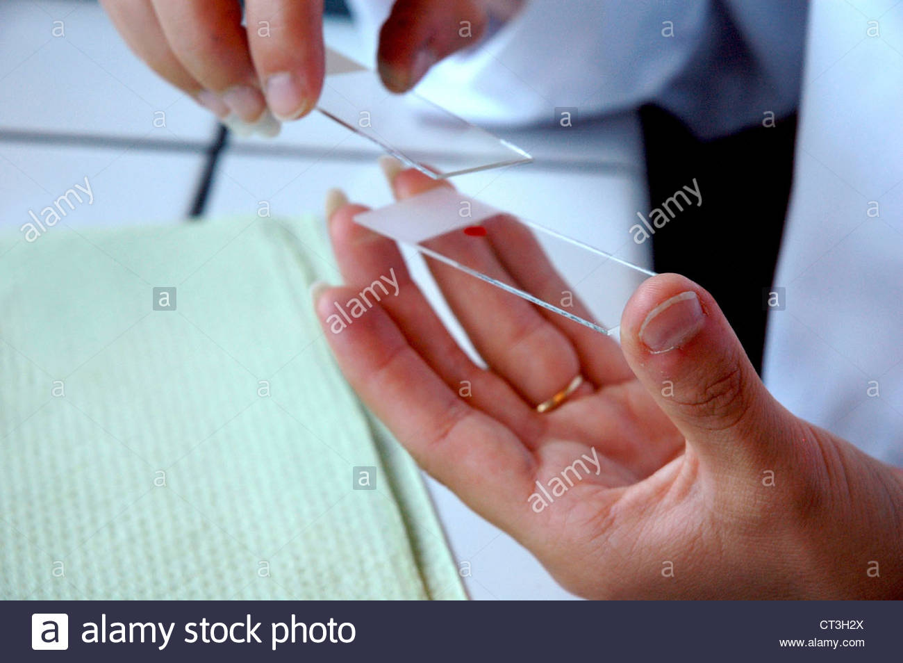 Cindy's Lab Life: Smearing techniques: How good do you smear?