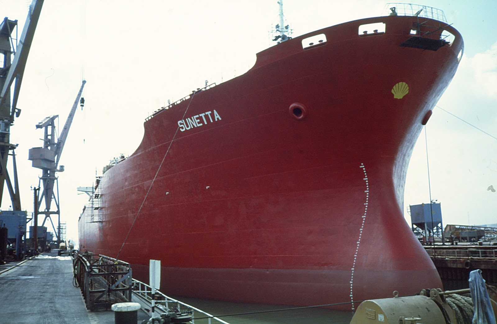 'ZIEN EN WETEN': SUNETTA M.S. SHELL TANKERS B.V. ( DEEL 4/3 )