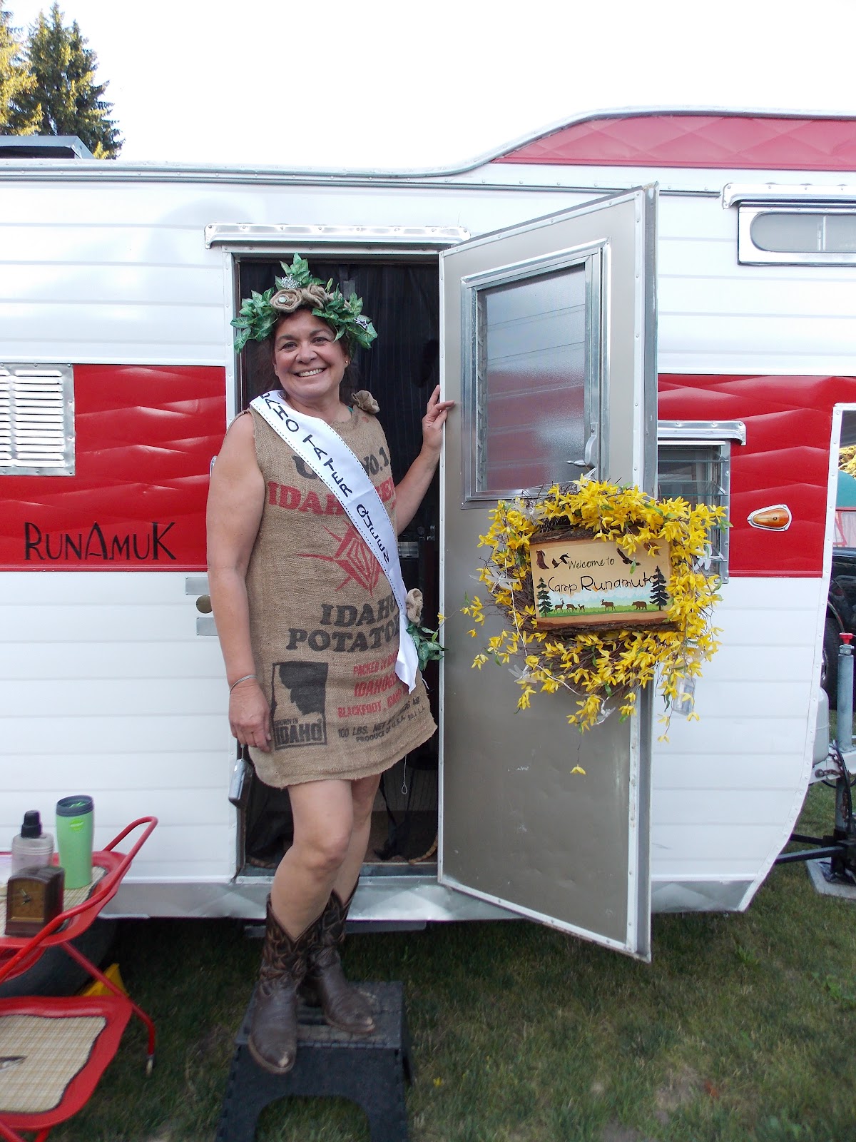 Girl Camping Queens Of The Trailer Park Girl Camp 2012