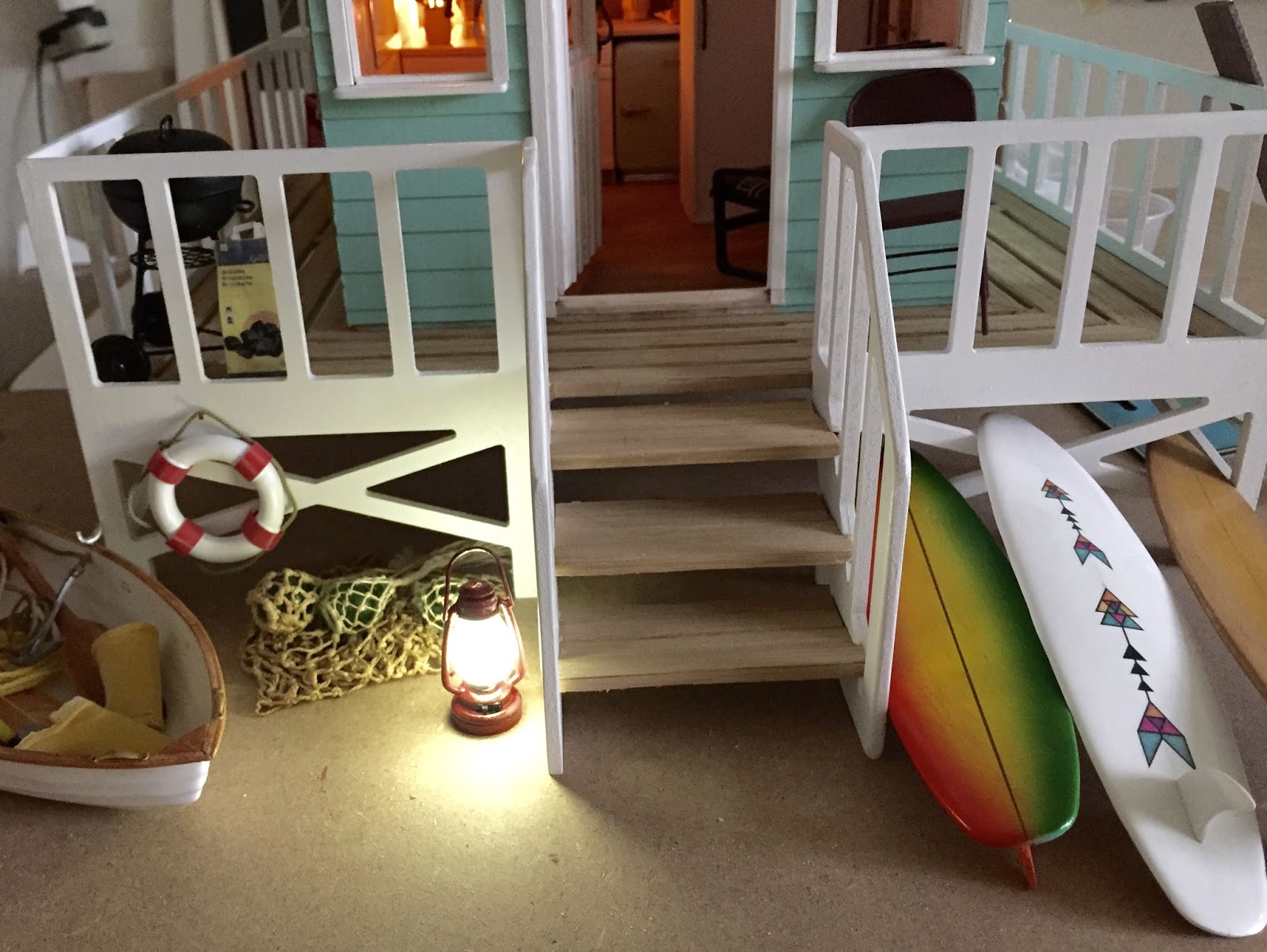 1:12 scale modern model houses: This and that...