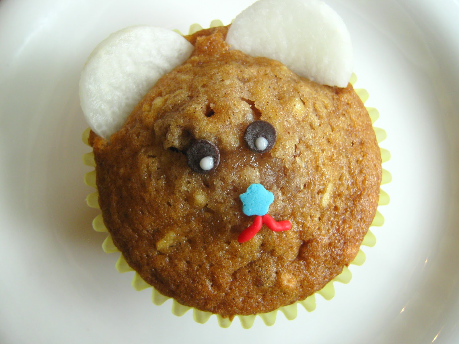Rindy Mae: Animal Muffins: A Kid Snack